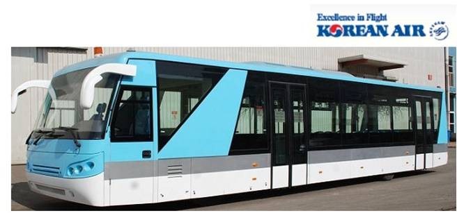 Large Capacity Airport Coaches Aero Bus With 4 Pneumatic Double Opening ...