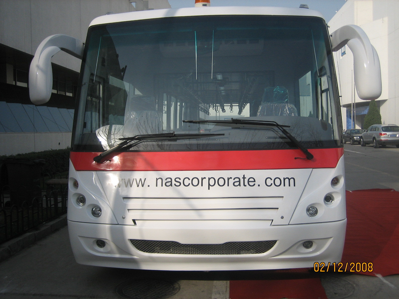 Full Aluminum Body Long Airport Passenger Bus With Short Turn Radius